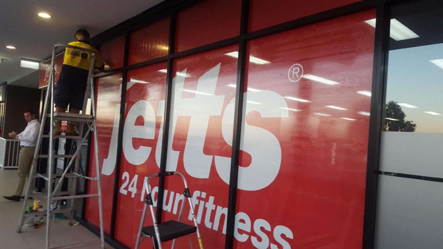 Shop Window Signs | DW Signs